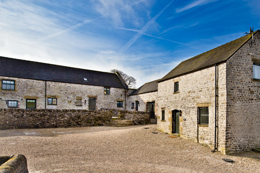 Hurdlow Grange - Luxury Holiday Cottage Complex Around Courtyard - Peak ...