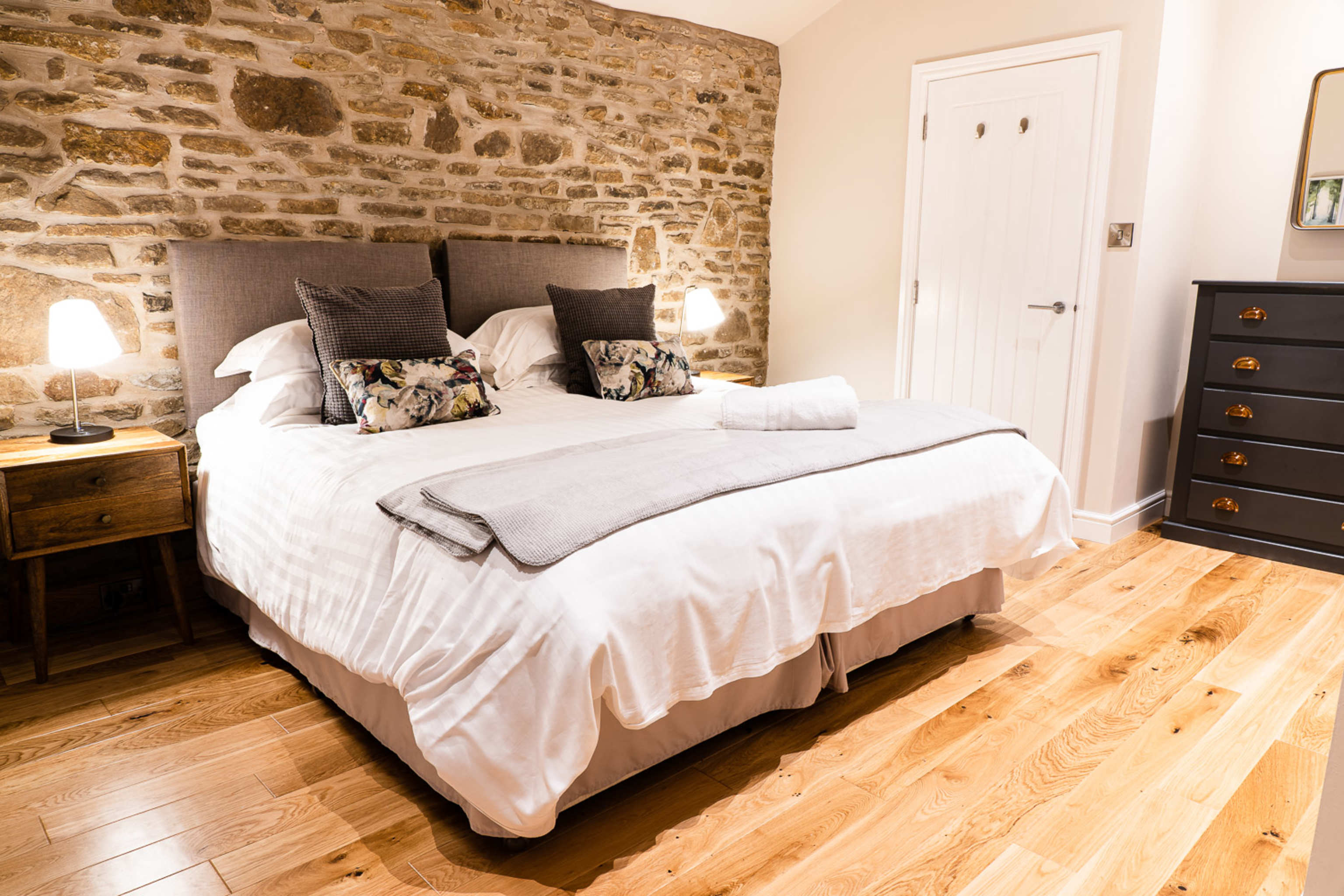 Oak Tree Farm | Sleeps 11 - 30 Delegates - Peak Venues