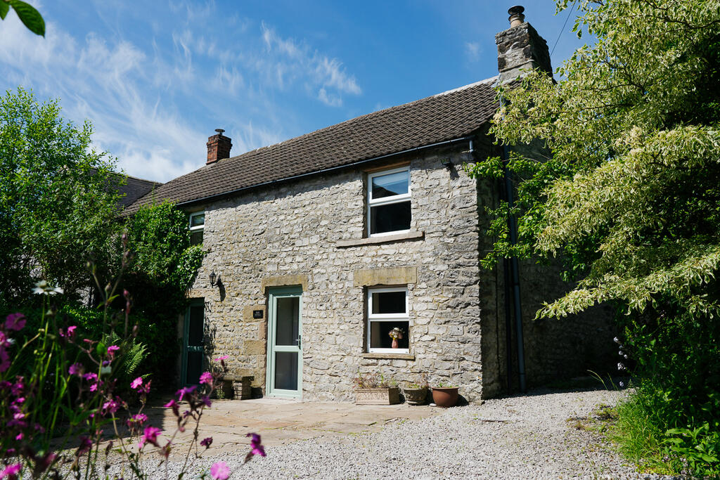 Rose Cottage - Cosy 2 bedroom cottage in the Peak District - Peak Venues